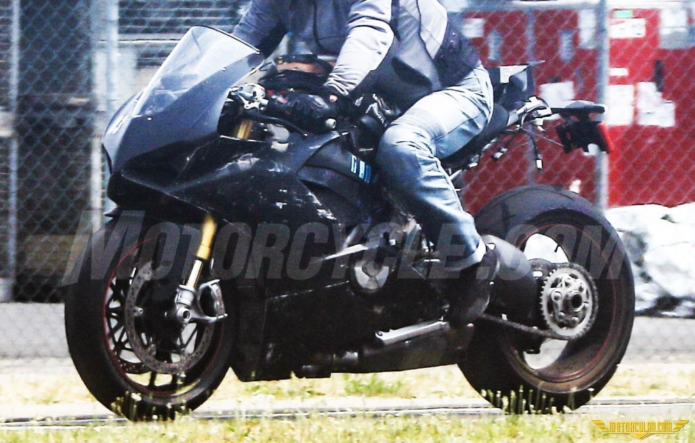 Ducati'nin Yeni V4 Superbike Modeli Görüntülendi | motorcular.com