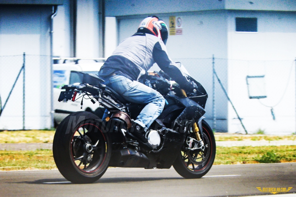 Ducati'nin Yeni V4 Superbike Modeli Görüntülendi | motorcular.com
