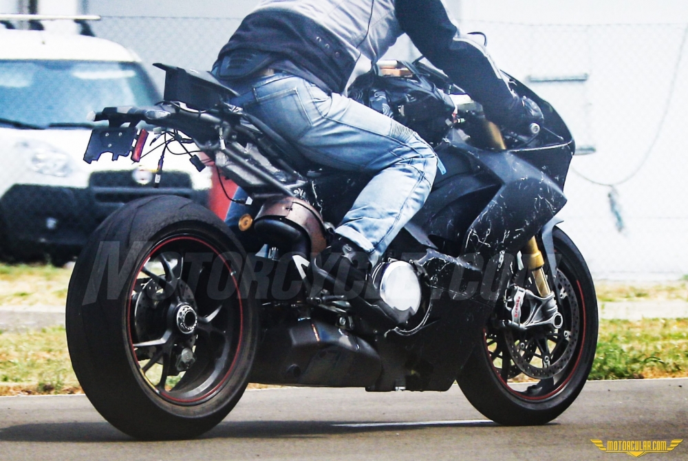 Ducati'nin Yeni V4 Superbike Modeli Görüntülendi | motorcular.com