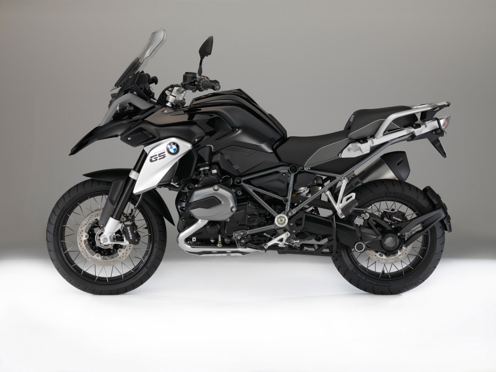 2016 BMW R 1200 GS Adventure Triple Black Tanıtımı | motorcular.com