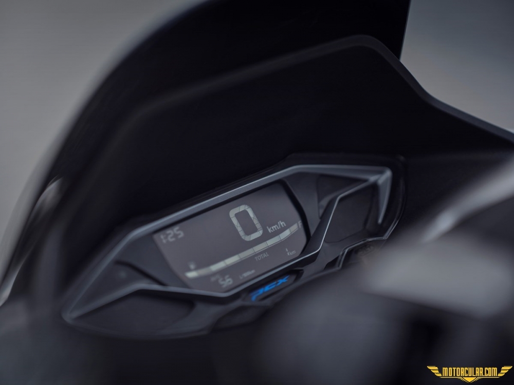 Honda PCX 125 Yenilendi: TFT Ekranlı Versiyon Sunuldu | motorcular.com