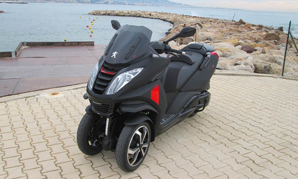 Peugeot'dan Üç Tekerli Yeni Metropolis 400 RXR | motorcular.com