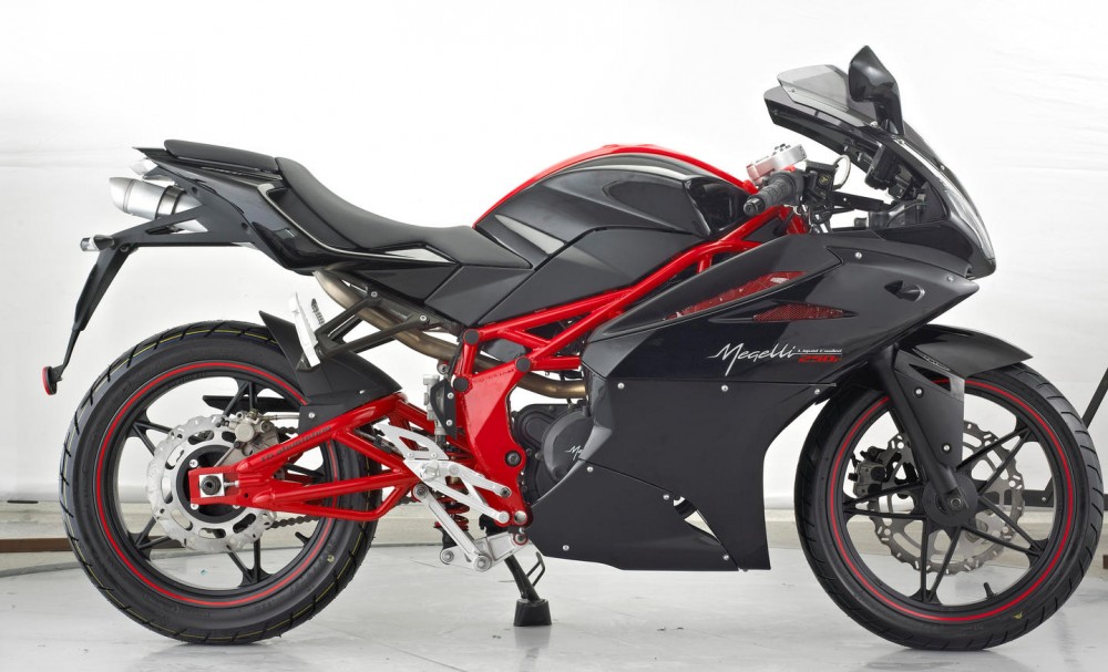 2015 Megelli Sport 250 R Tanıtımı | motorcular.com