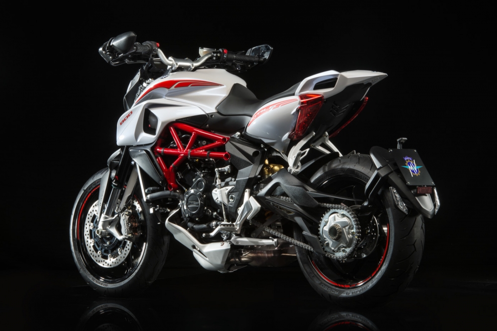 2016 MV Agusta Rivale 800 Tanıtımı | motorcular.com