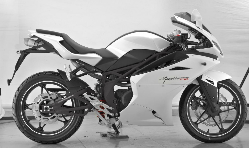 2015 Megelli Sport 250 R Tanıtımı | motorcular.com