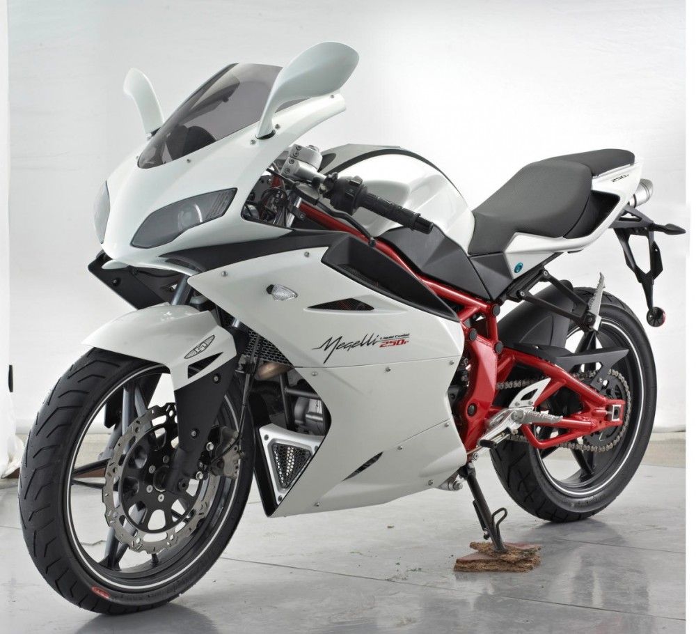 2015 Megelli Sport 250 R Tanıtımı | motorcular.com