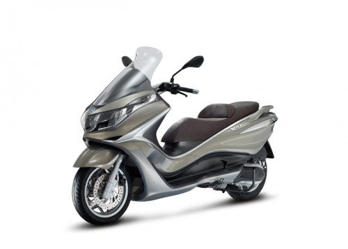 2015 Piaggio X10 350 Executive ABS Tanıtımı | motorcular.com